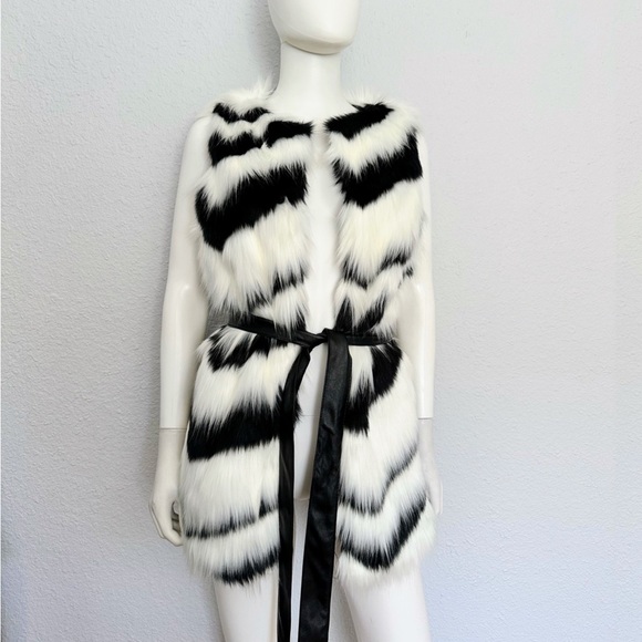 Jackets & Coats | Nwt Women Faux Fur Vest Animal Print Open Front Lined ...